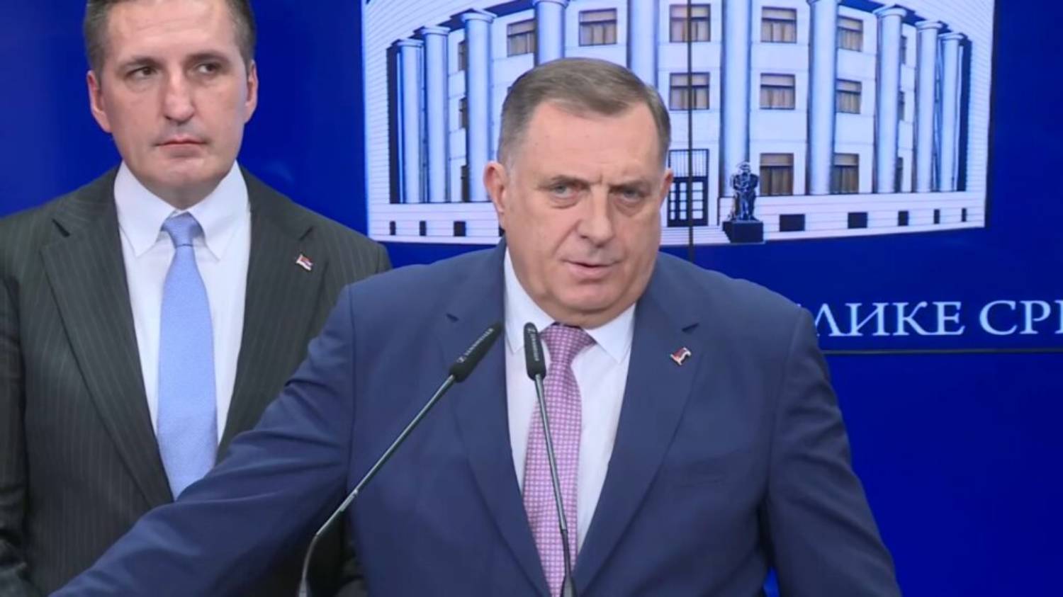 Dodik: Zastava Republike Srpske biće iza mene svuda gde putujem u svojstvu njenog predsednika ...
